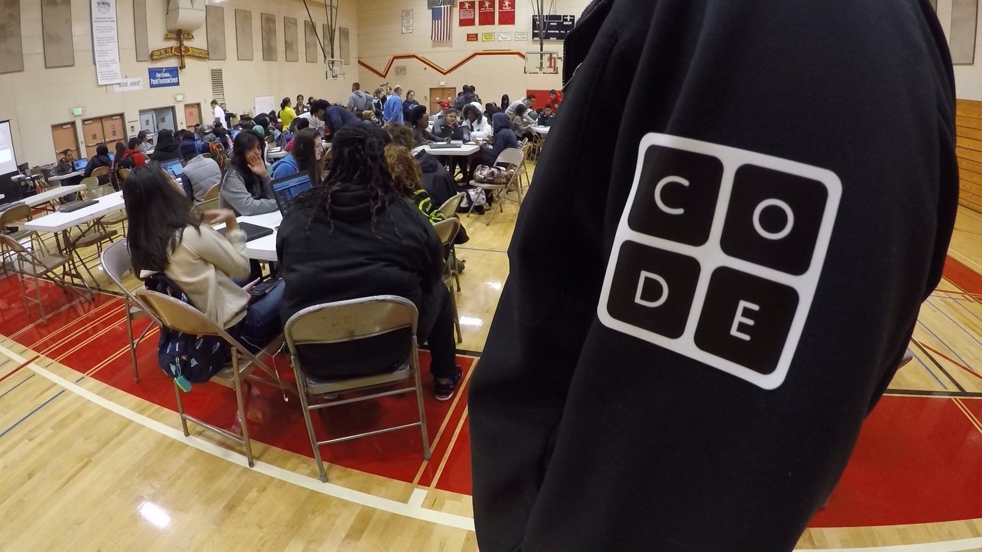 Students take an hour to learn computer coding | king5.com