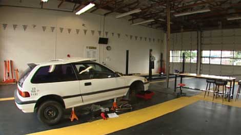 Kent self serve garage lets you fix your ride yourself | king5.com