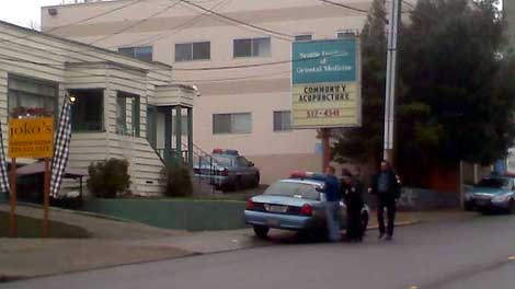 Seattle standoff ends with woman in custody | king5.com