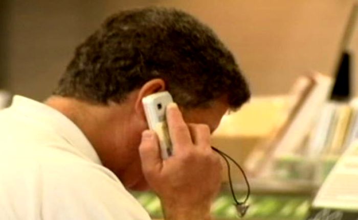 Cell phone etiquette - hanging up on being rude | king5.com