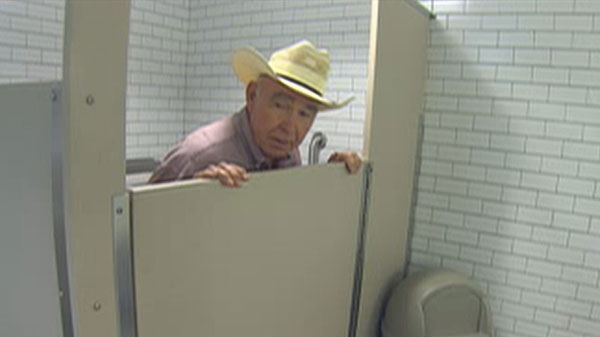 Tourist peeved over small Pike Place Market bathrooms | king5.com