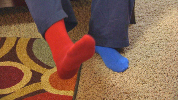 What's up with Queen Underwood's mixed up socks? | king5.com