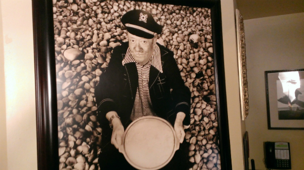 Ivar's celebrates 75 years of 'keeping clam' in Seattle | king5.com