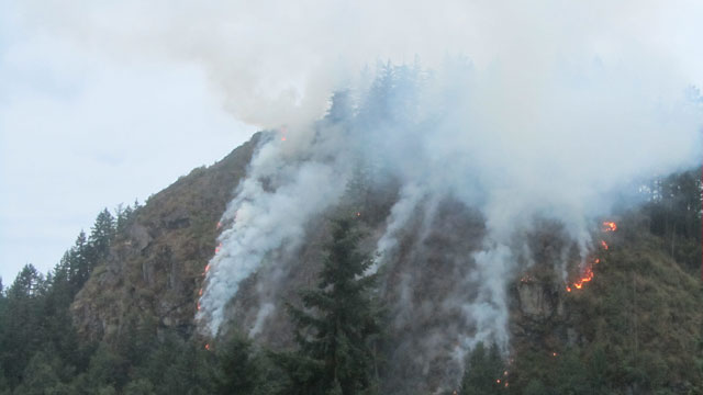 Wildfire burning near Mount Vernon closes Highway 9 | king5.com