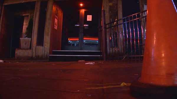 Neighbours: Video shows suspicious person enter bar | king5.com