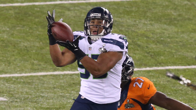 Seahawks deliver Super Bowl artifacts to Hall of Fame | king5.com