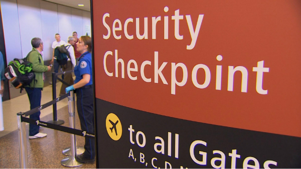 Federal official: Fever screening at 5 US airports | king5.com