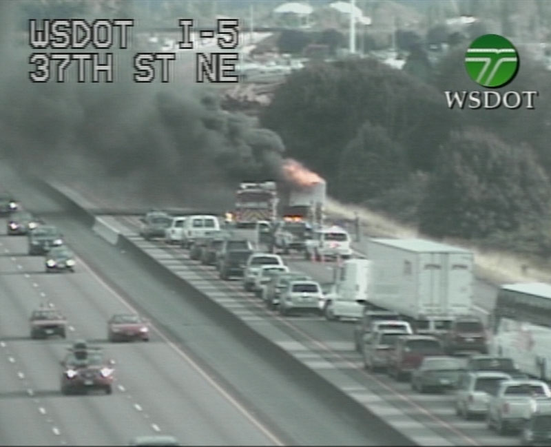 Crashes on I-5 cause traffic mess | king5.com