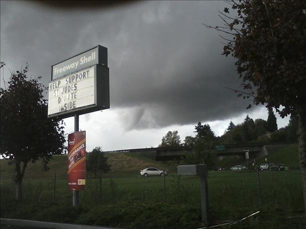 EF1 tornado rips off roofs in SW Washington | king5.com