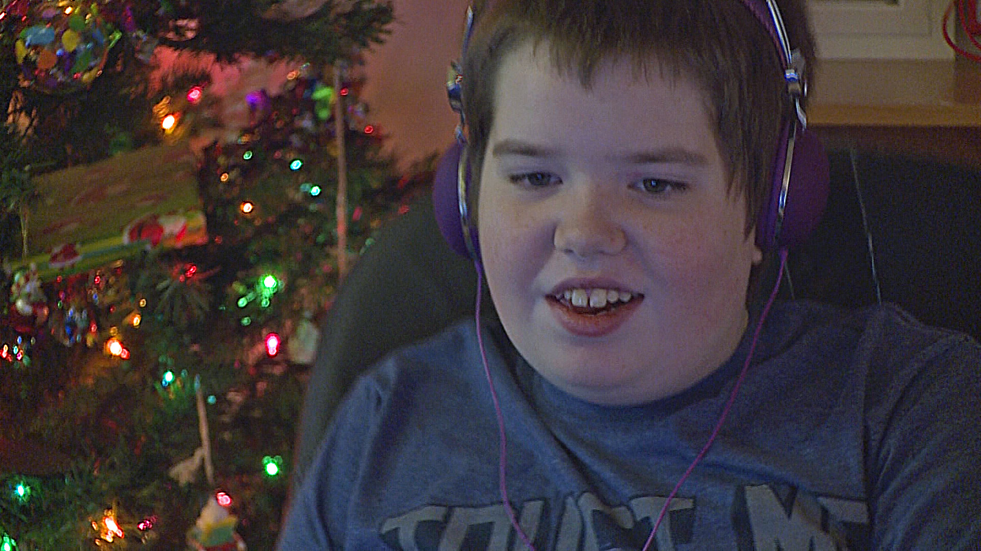 Thousands send mail to boy with autism who wants letters for Christmas ...