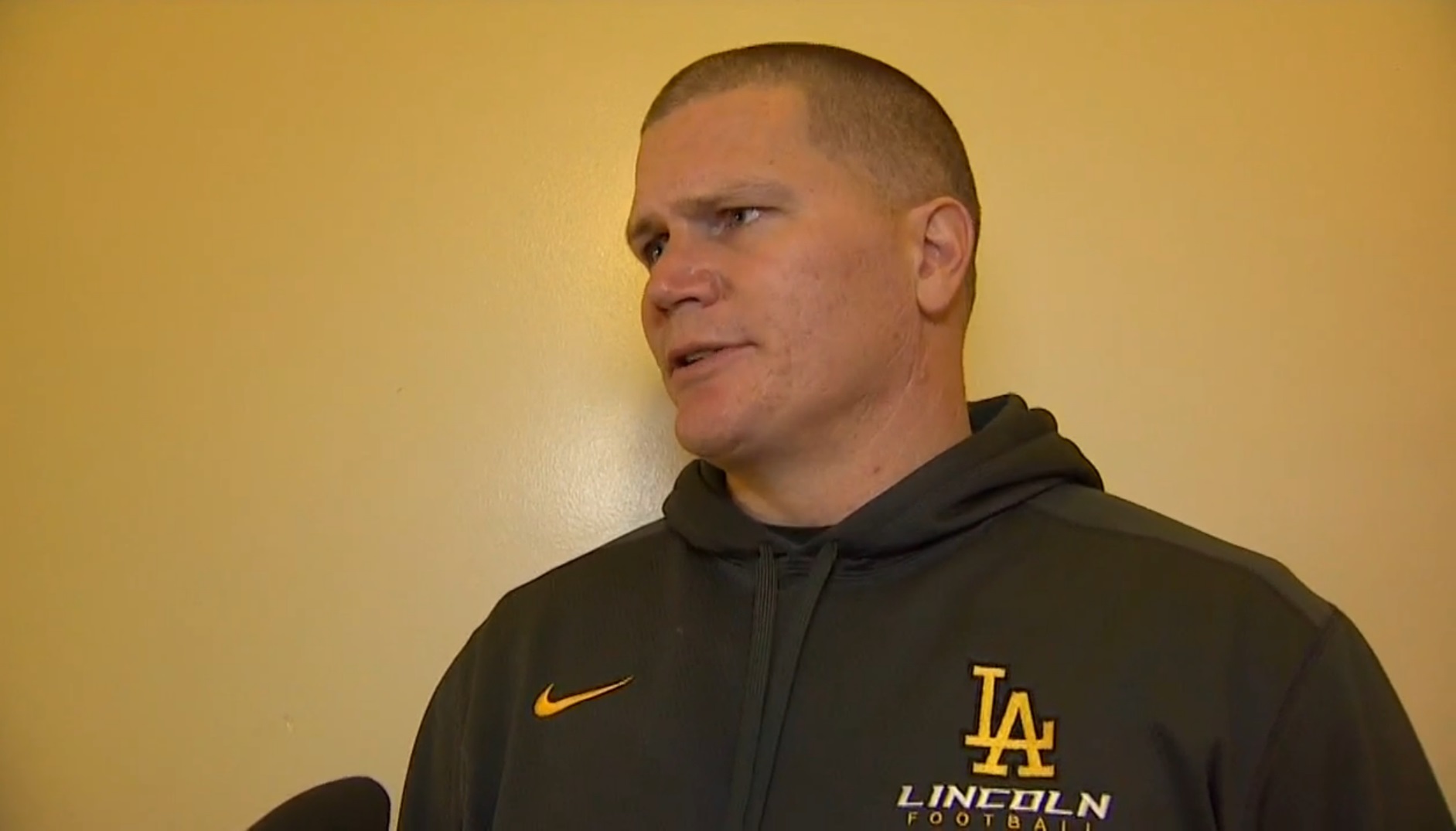 Jon Kitna leaving Lincoln to coach in Texas | king5.com