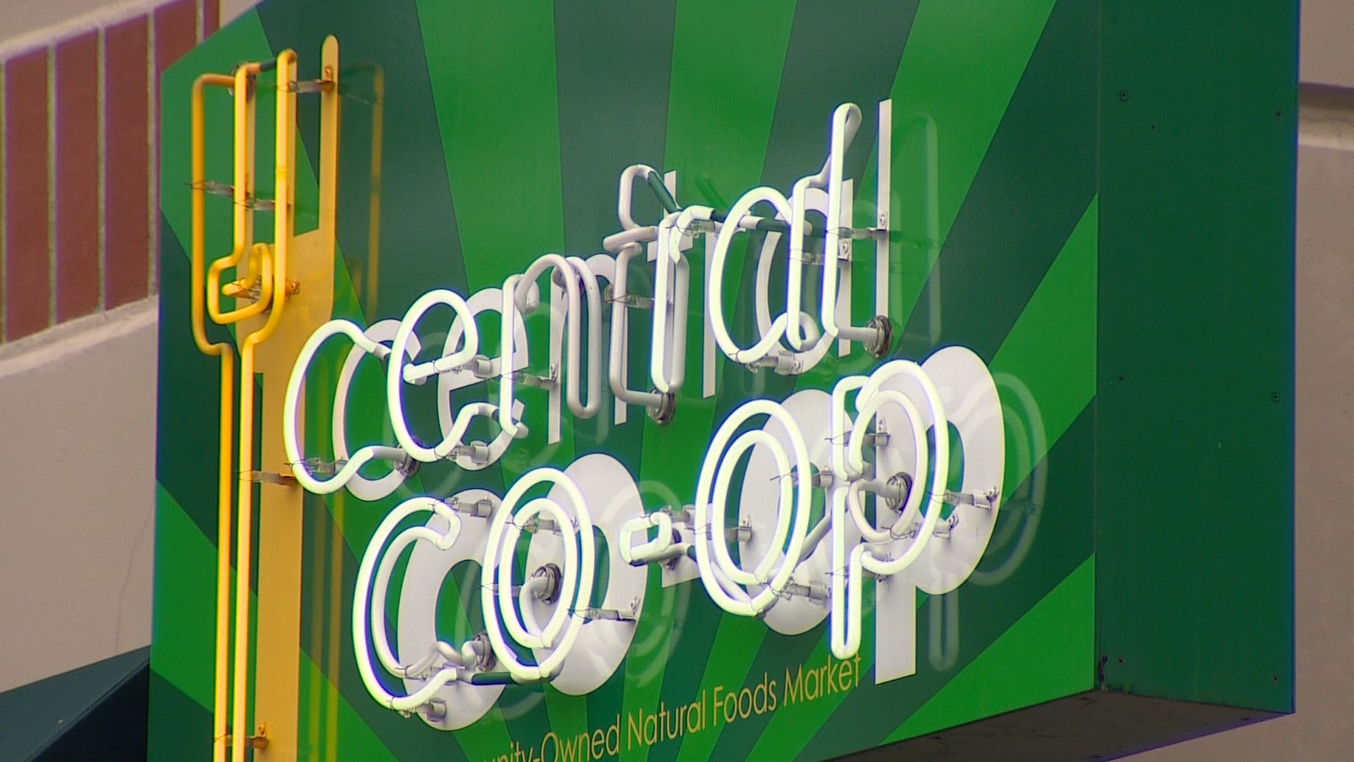 Seattle's Central Co-Op goes to $15 minimum wage early | king5.com