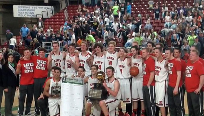 King's team that survived bus crash wins state title | king5.com
