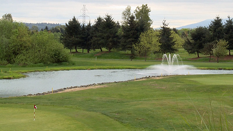 Redmond golf course a leader in reclaimed water usage | king5.com