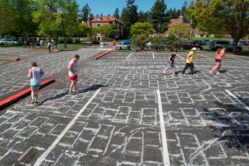 UPS students set new world hopscotch record | king5.com