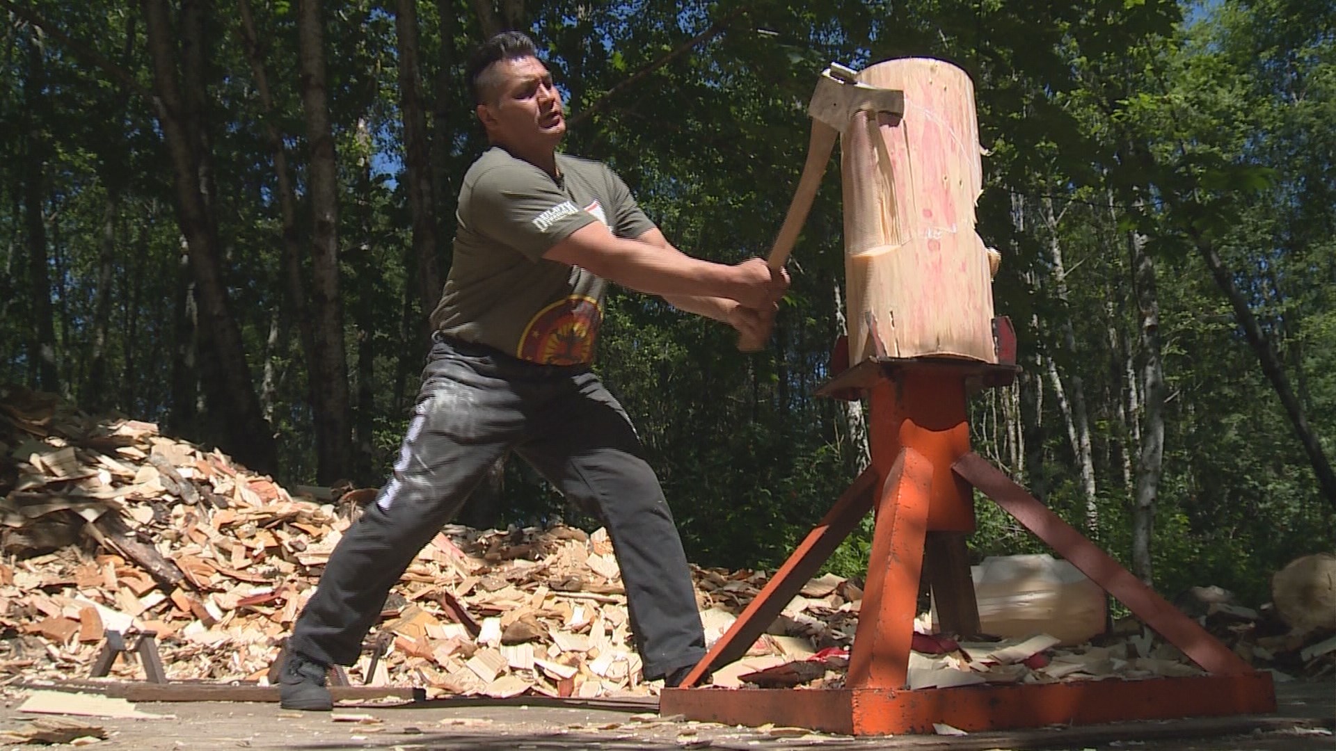 Snoqualmie man competes for Timber Sports title | king5.com