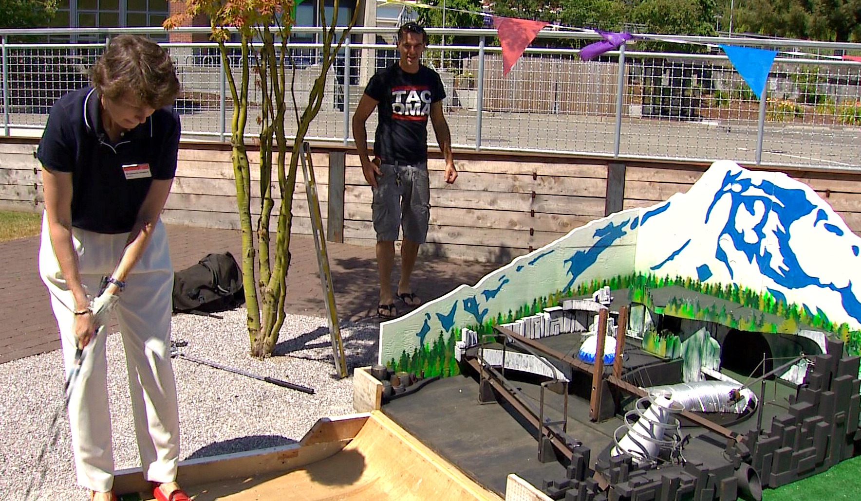 Pop-up putt-putt a work of art | king5.com