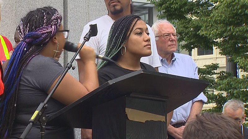 Sanders rally in Seattle cut short by protesters | king5.com