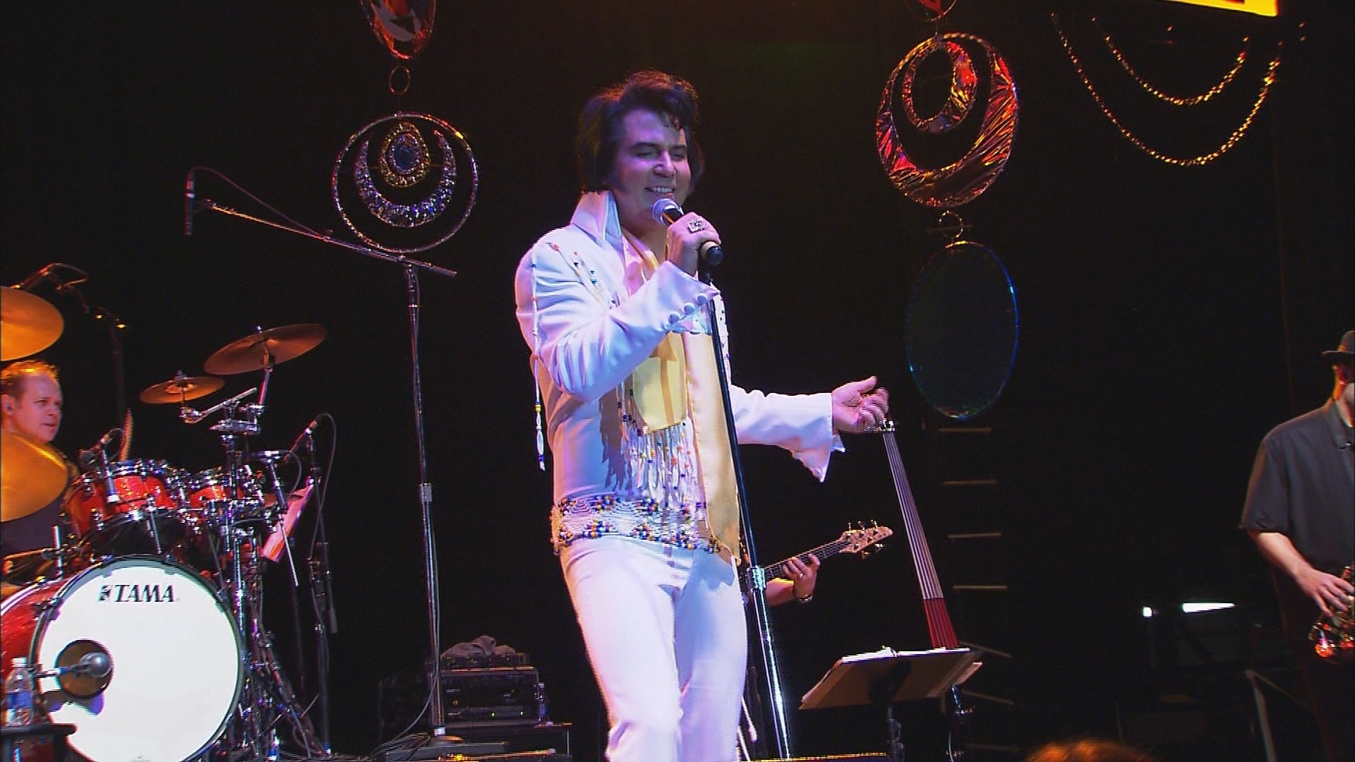Puyallup native is world-renowned Elvis tribute artist | king5.com