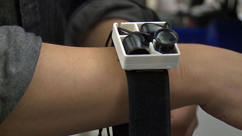 New UW wearable helps track carbon footprint | king5.com