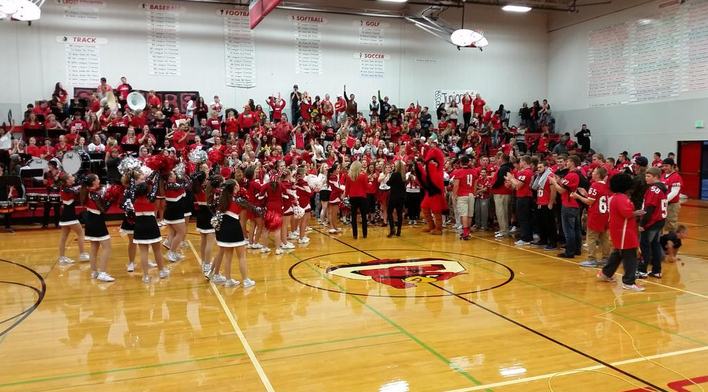 Friday football pep rally at Orting High | king5.com