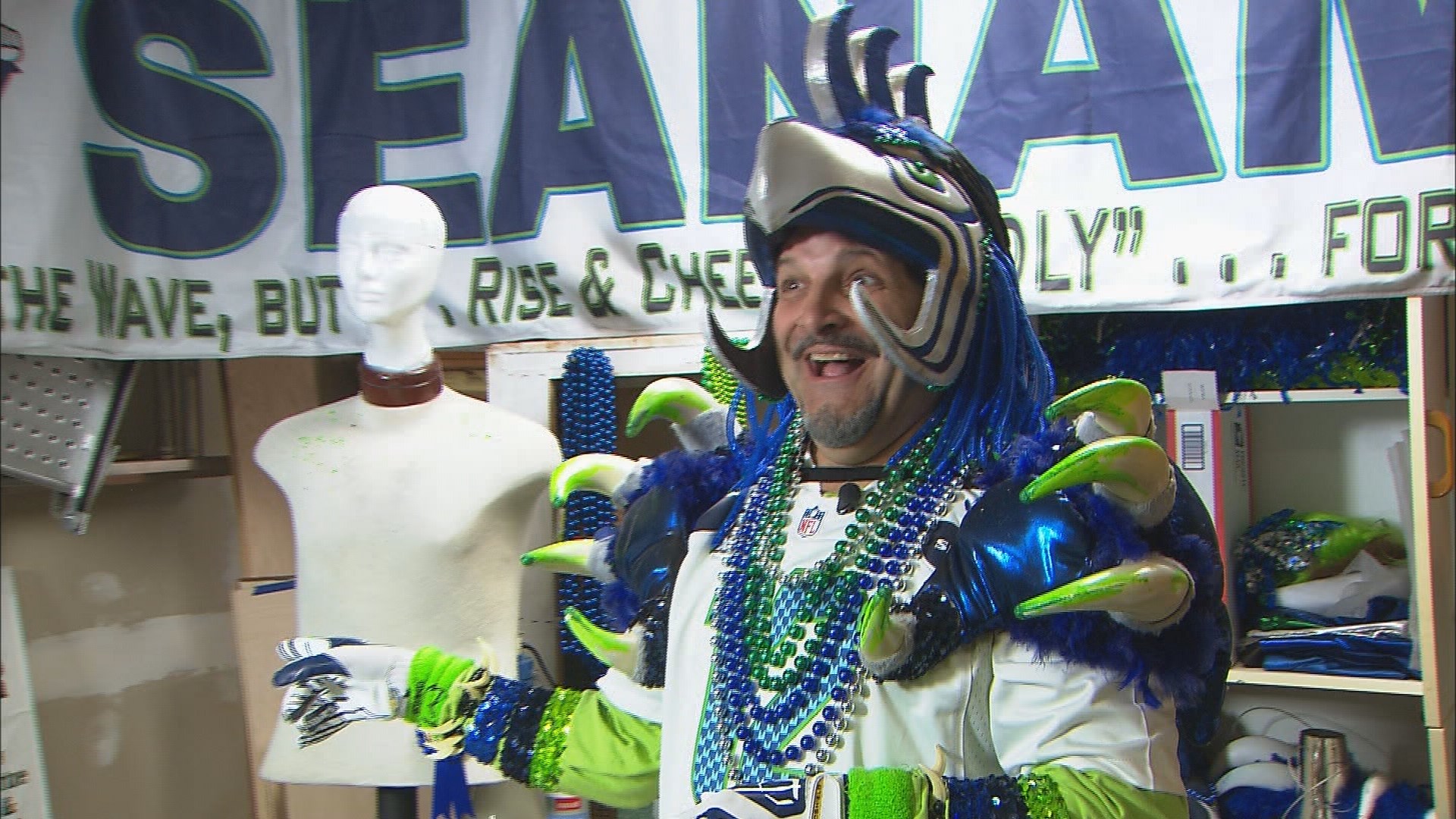 Behold the Seahawk rooster! | king5.com