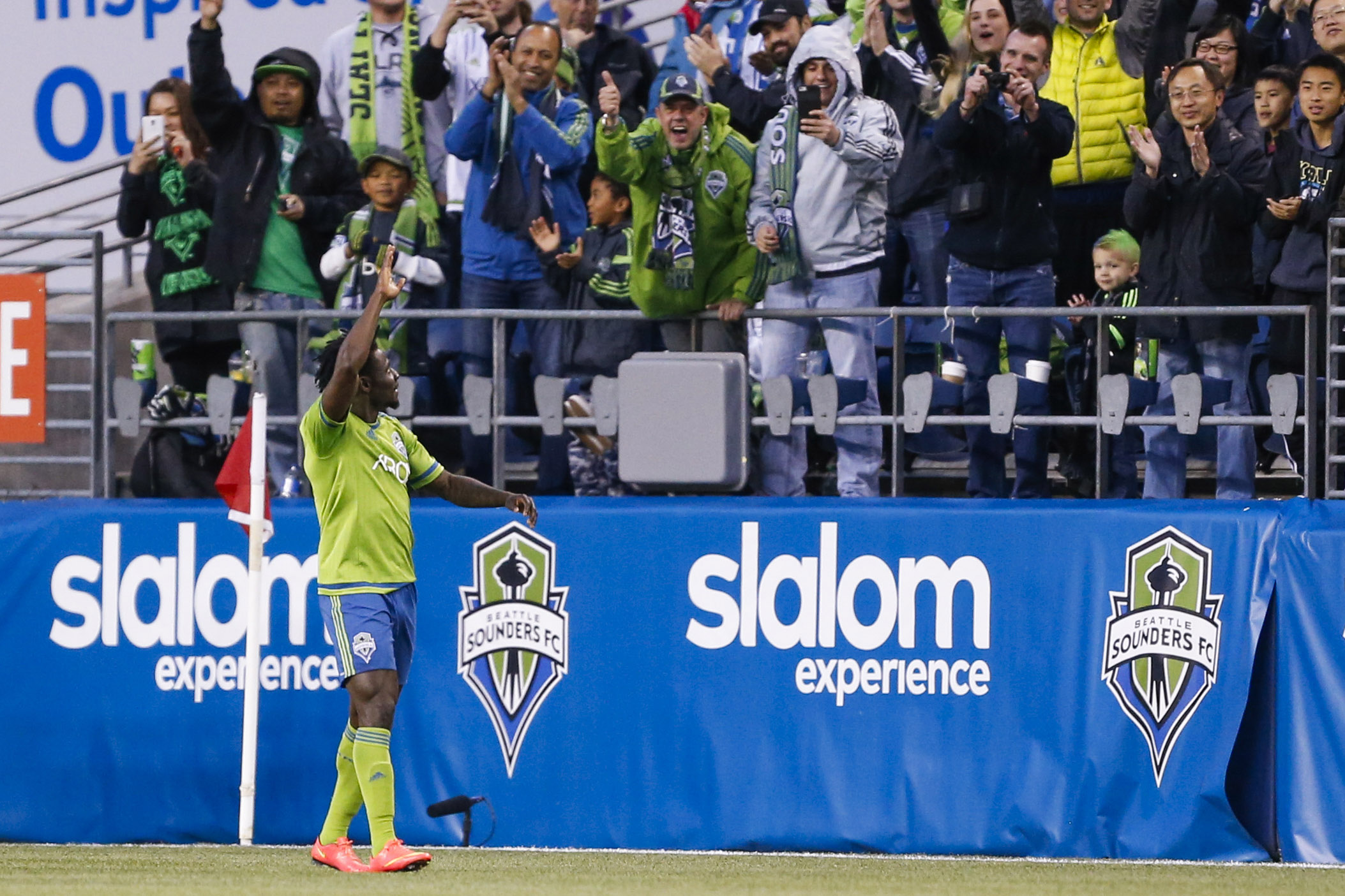 Martins says he is leaving Seattle joining Chinese club | king5.com