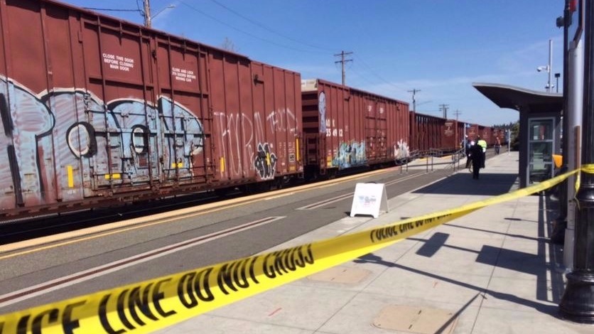 Pedestrian dies after being hit by train in Edmonds | king5.com