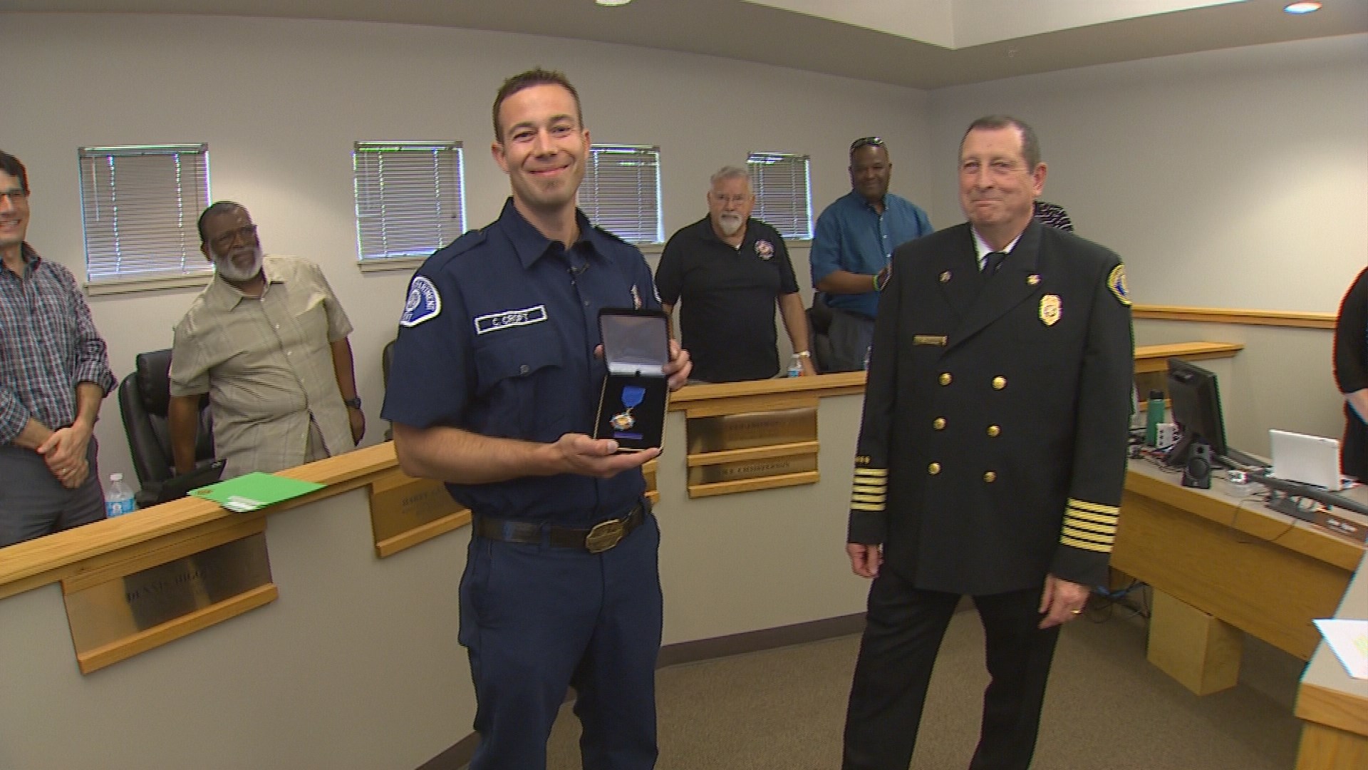 Kent firefighter awarded Medal of Valor | king5.com
