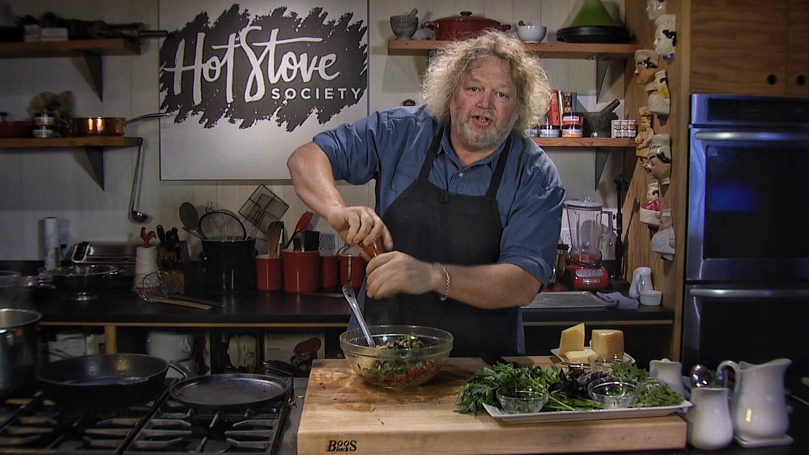 Chef Tom Douglas makes a garden fresh pasta sauce | king5.com