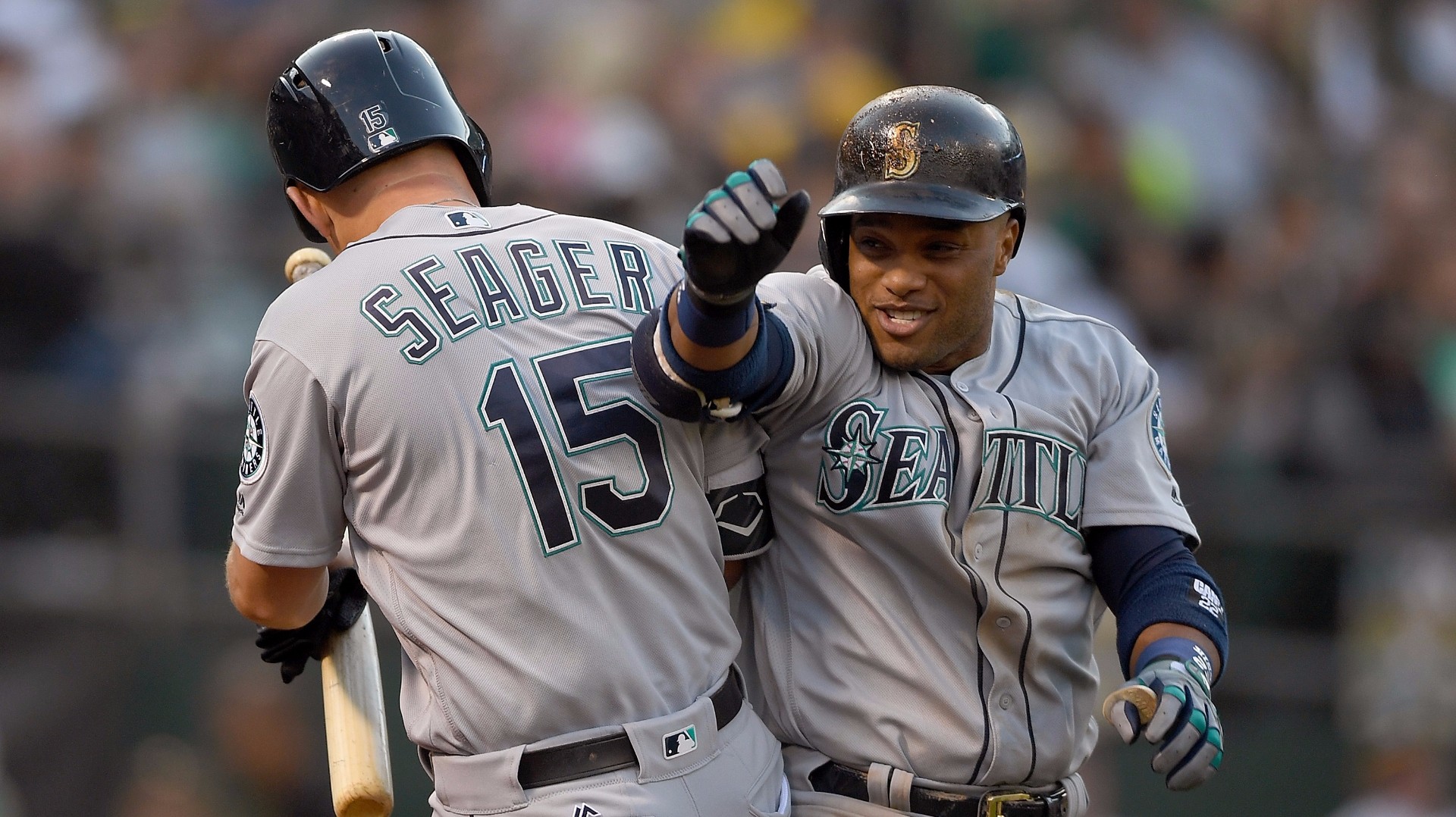 Cano, Cruz homer, Mariners beat A's for 7th win in 8 games | king5.com