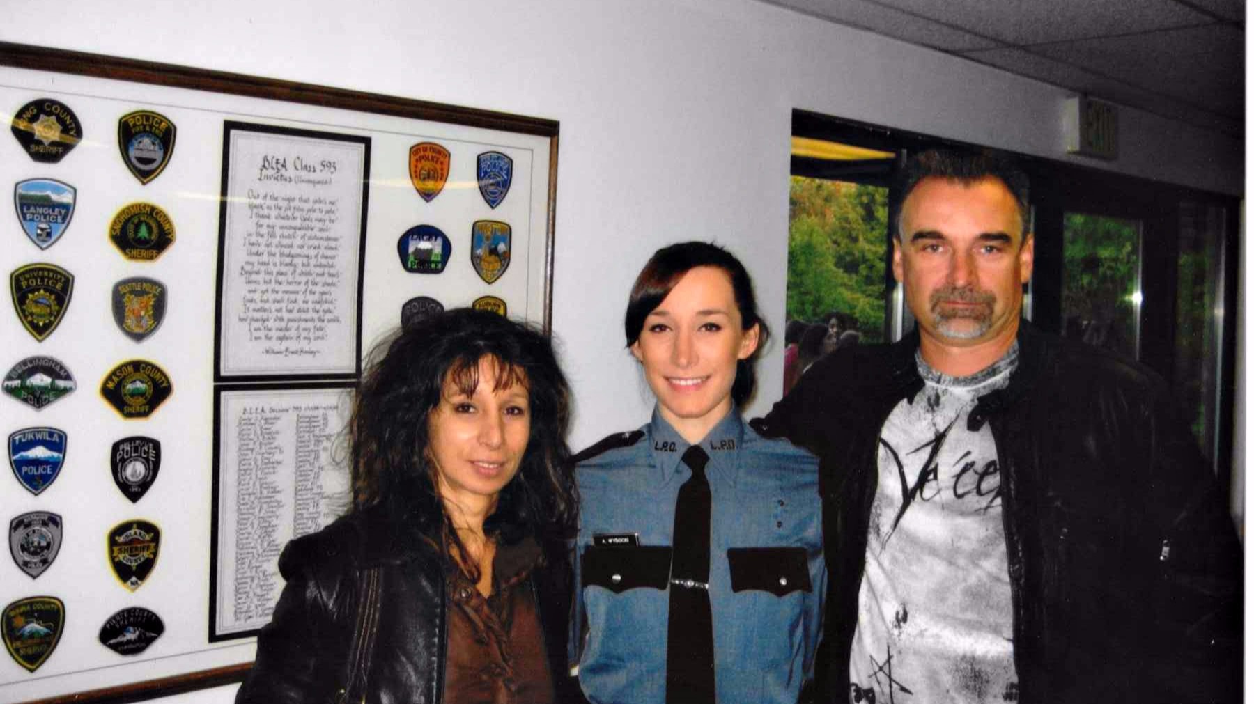 Police officer lends diverse experience as a refugee | king5.com