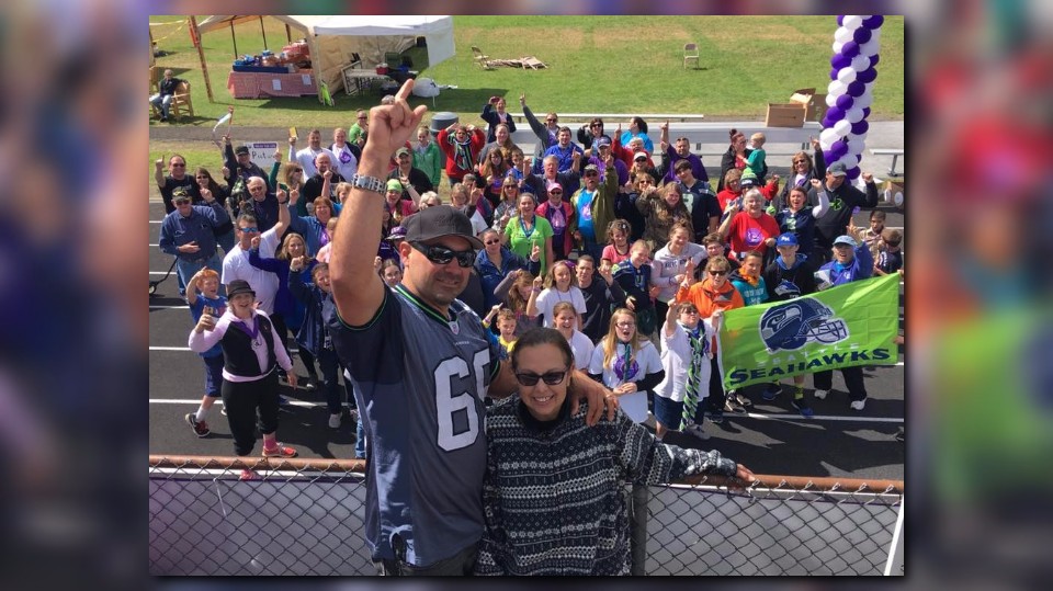Former Seahawk opens up about caring for a mom with Alzheimer's ...
