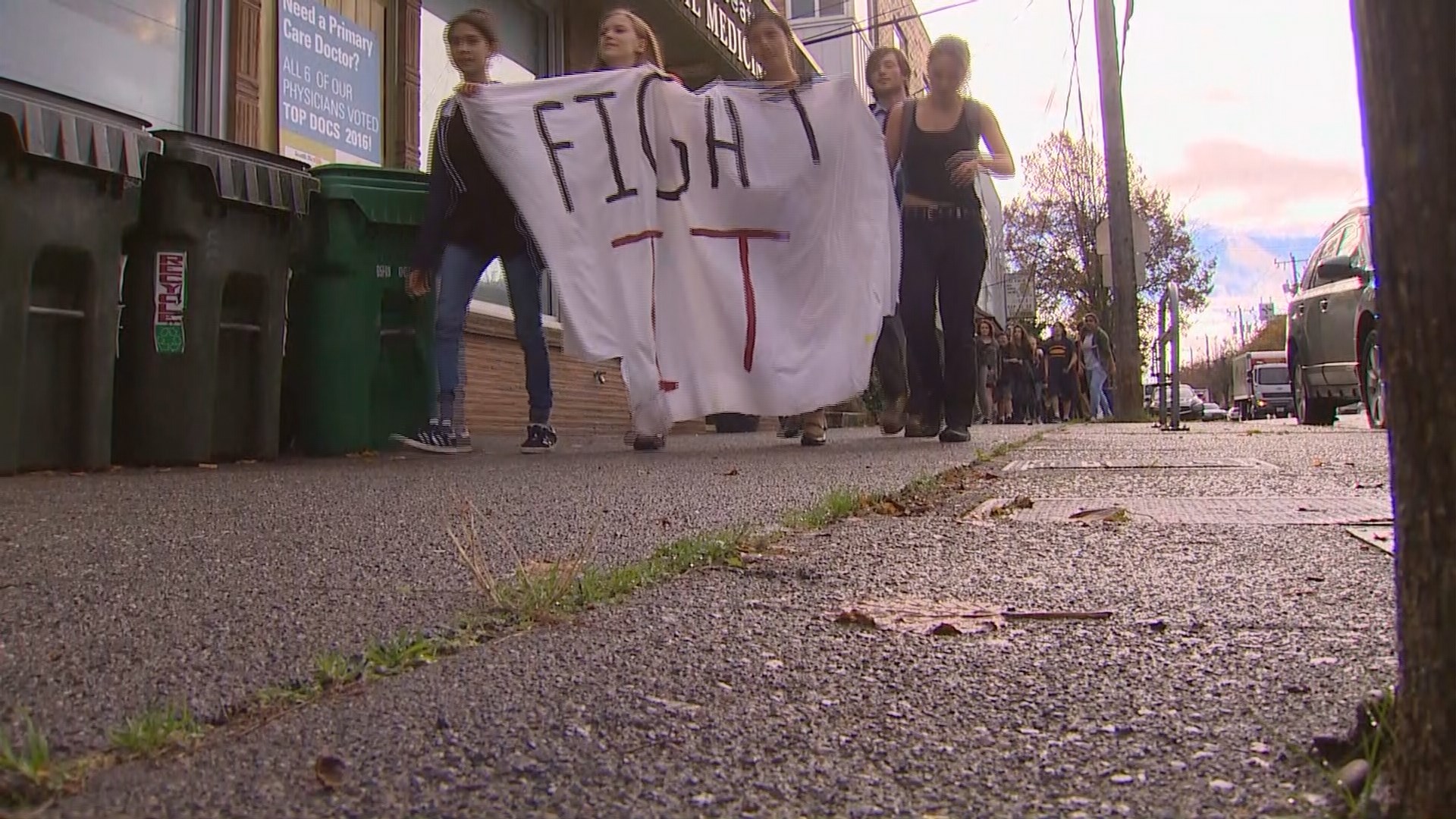 West Seattle HS students protest Trump win by walking out | king5.com