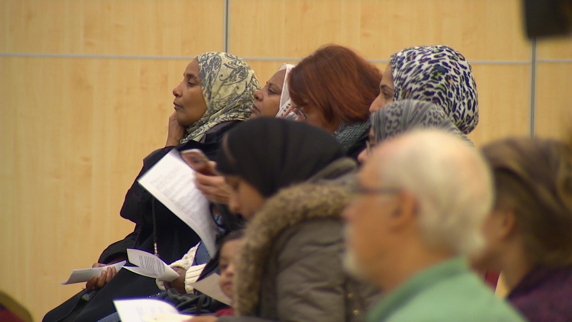 Forum bridges gap between police and Muslim community | king5.com