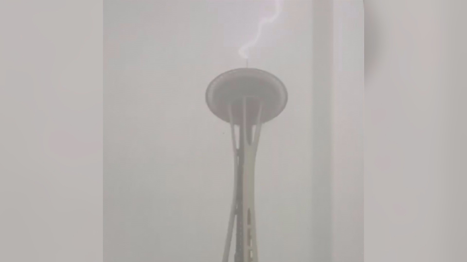 Rare lightning bolt strikes Space Needle | kgw.com