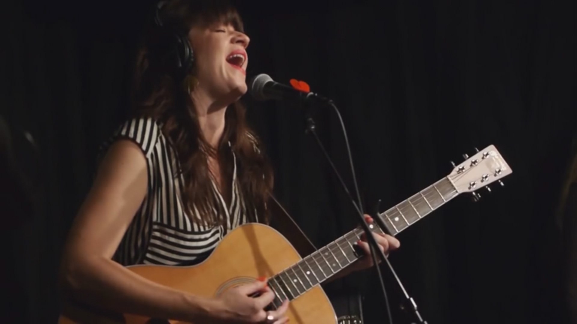 Seattle singer-songwriter Shelby Earl new album release | king5.com