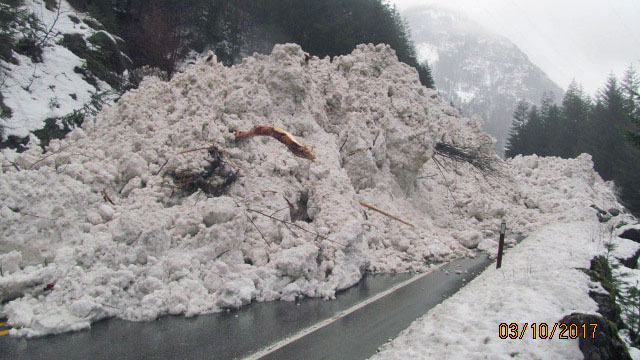 Students stuck after snow slide covers Highway 20 | king5.com