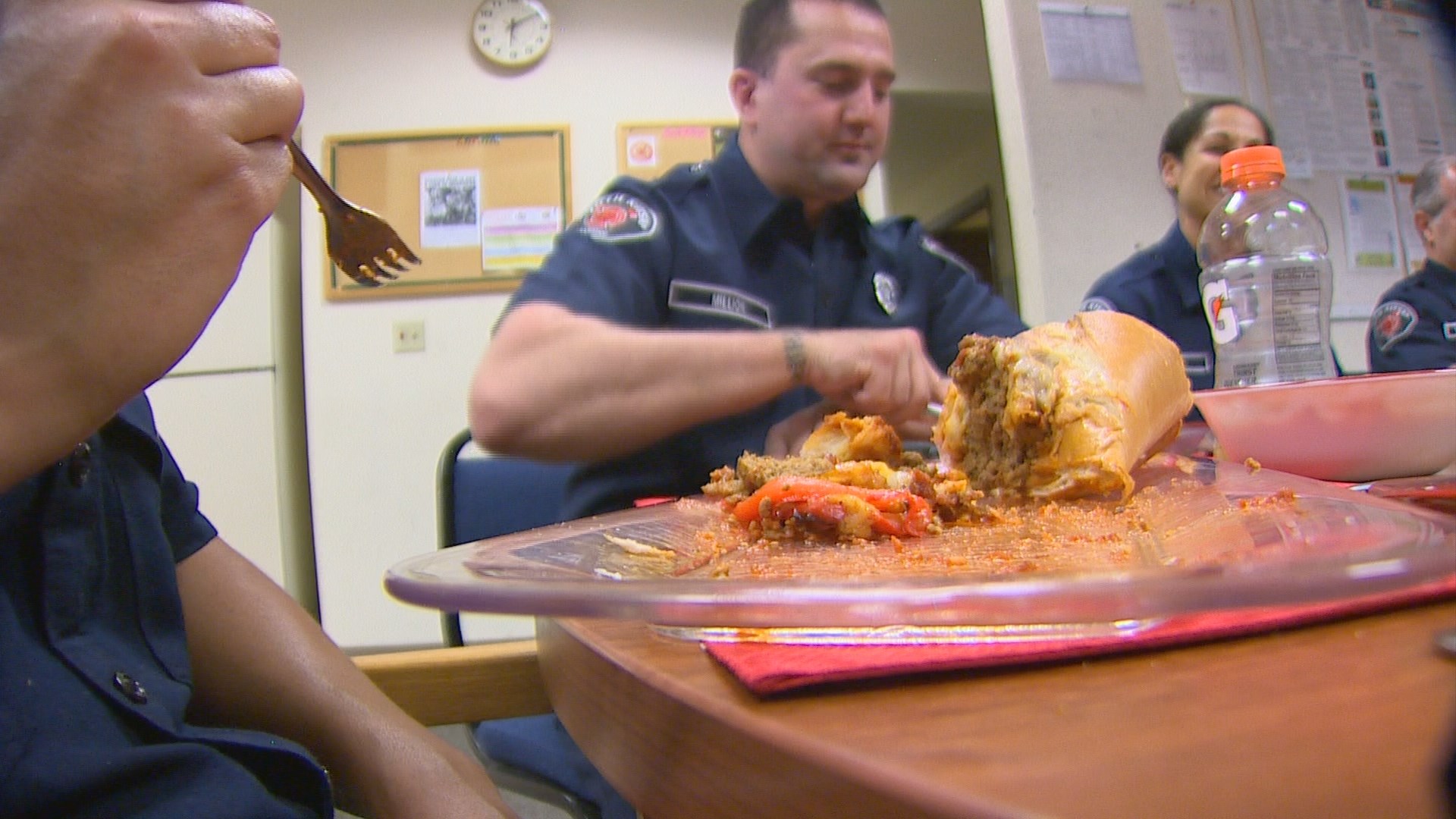 'Johnny Meatball' thanks firefighters one sandwich at a time | king5.com