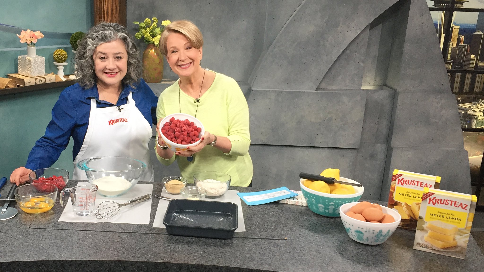 Get your snack on with raspberry lemonade bars | king5.com