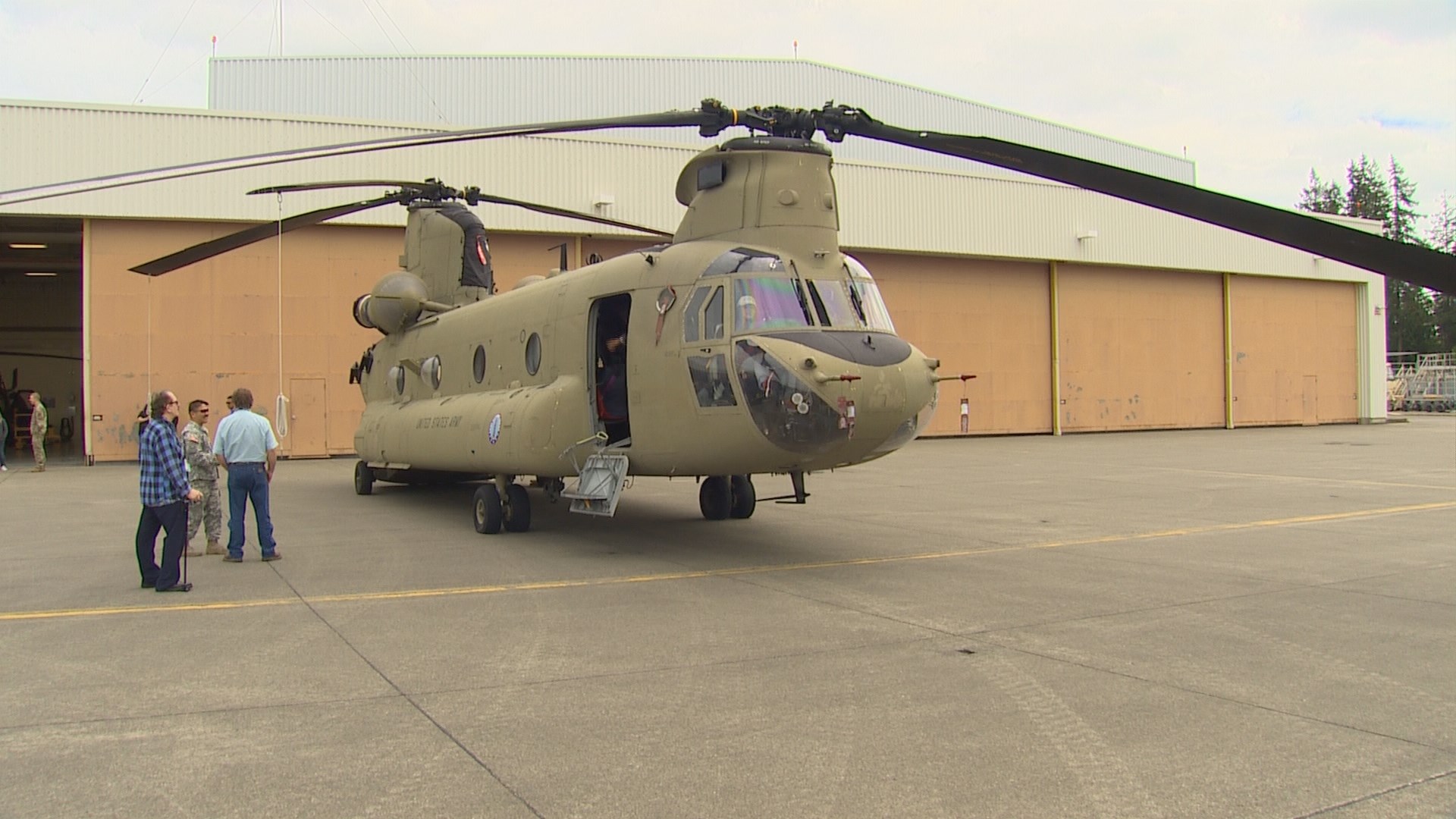 Students see mechanics behind National Guard weapons, vehicles | king5.com