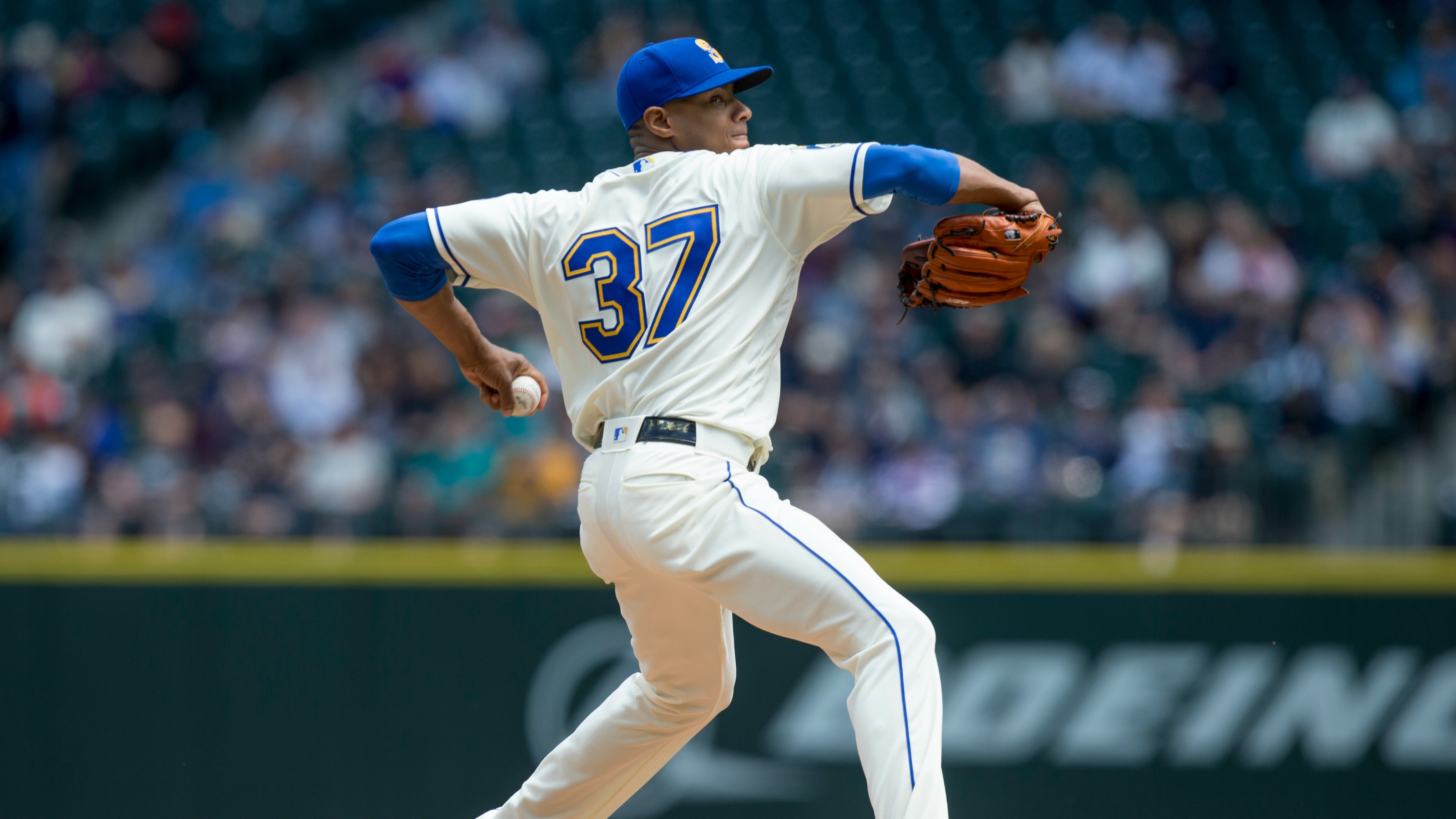 Miranda pitches 4-hitter as Mariners sweep Rays 7-1 | king5.com