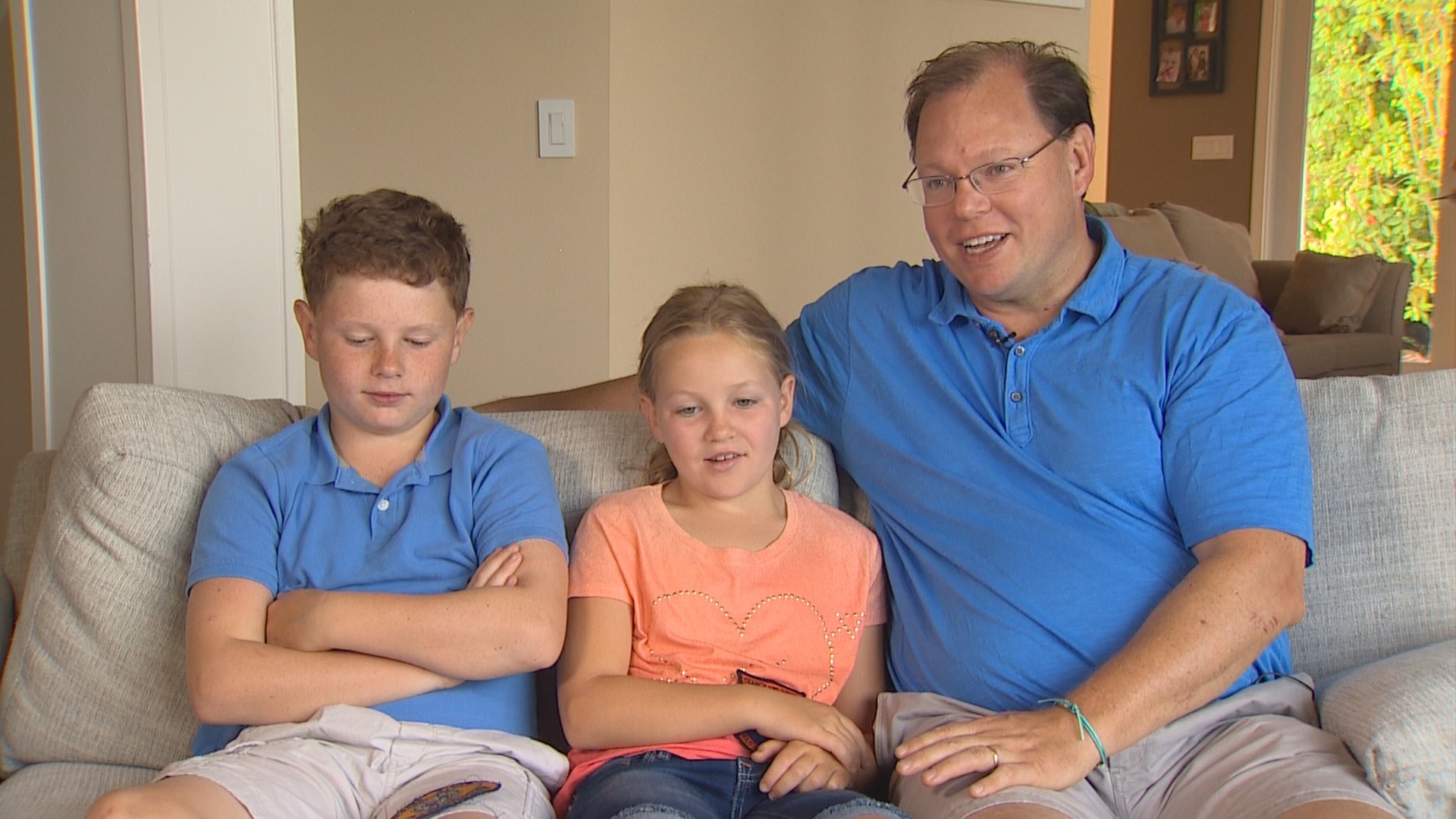 Edmonds family rescued from cliff | king5.com