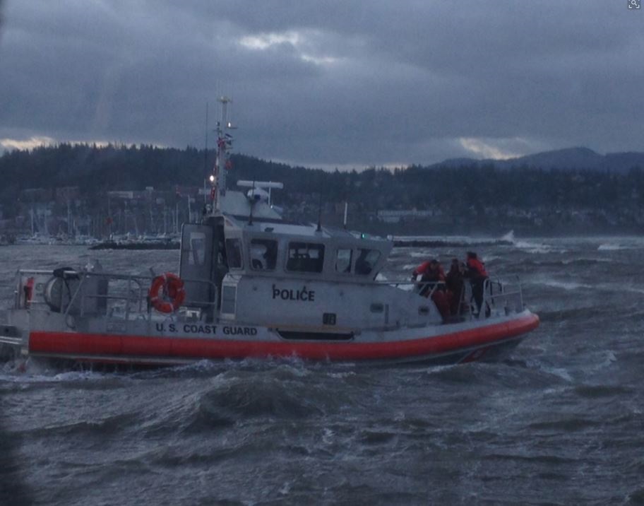10 rescued from raft in Bellingham | king5.com