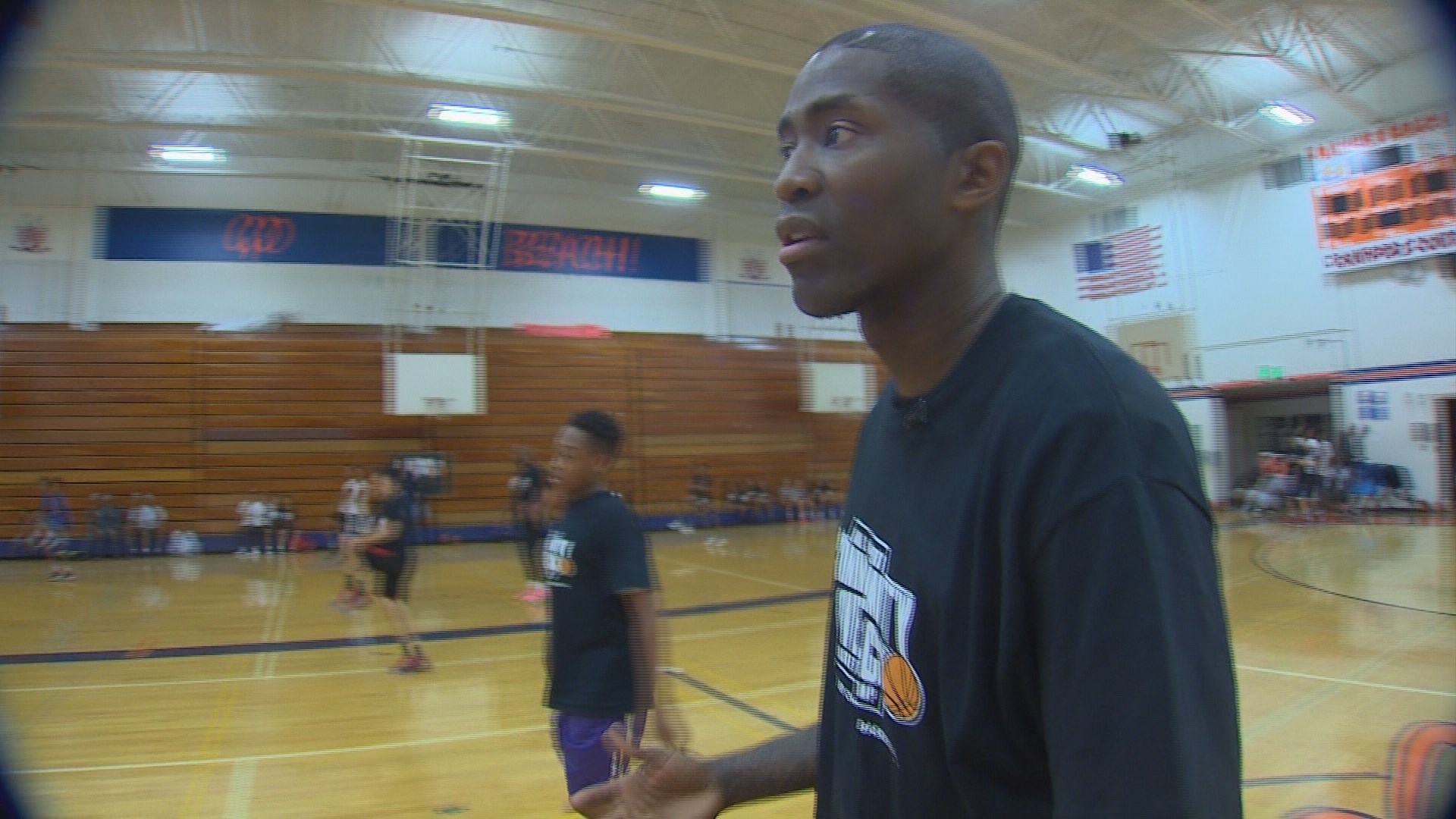 NBA veteran Jamal Crawford continues to give back to Seattle | king5.com
