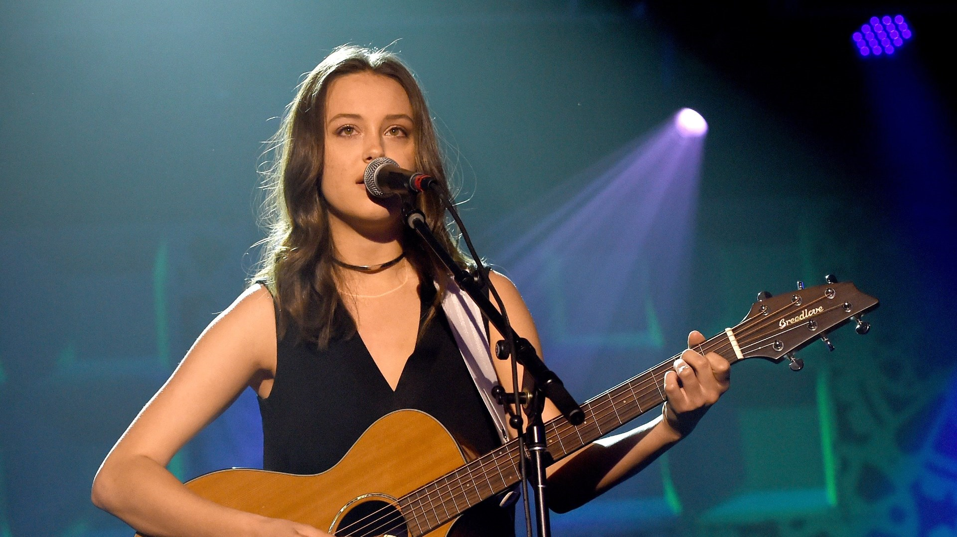 Singer, Sequim native Bailey Bryan ‘Heartbroken' over Las Vegas ...