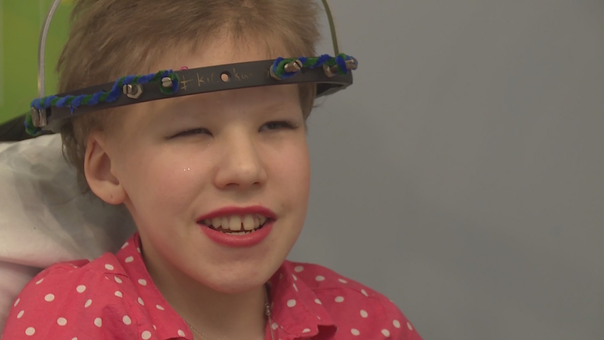 Teen who underwent 42 surgeries to play Benaroya Hall | king5.com