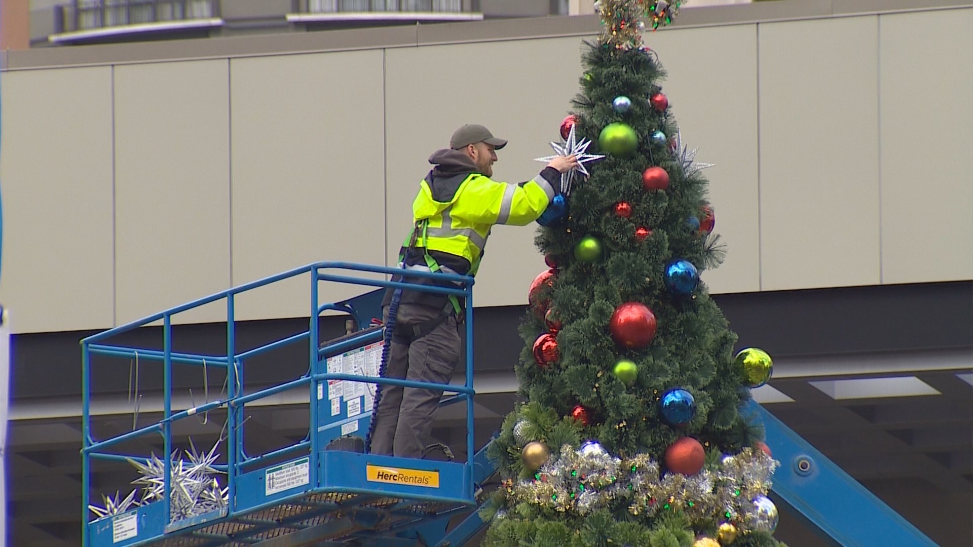 Seattle police plan security for tree lighting ceremony | king5.com