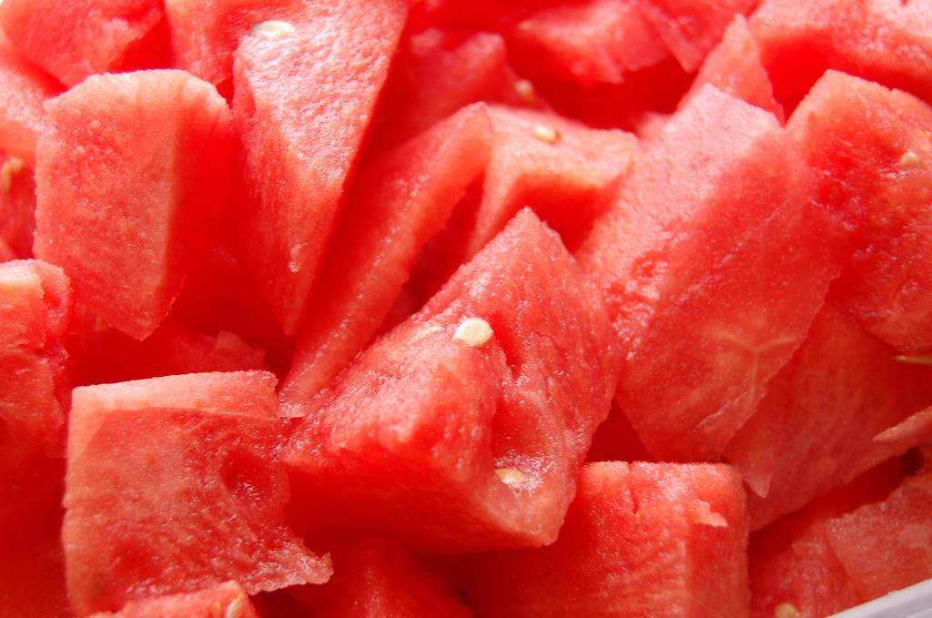Salmonella outbreak tied to pre-cut fruit | king5.com