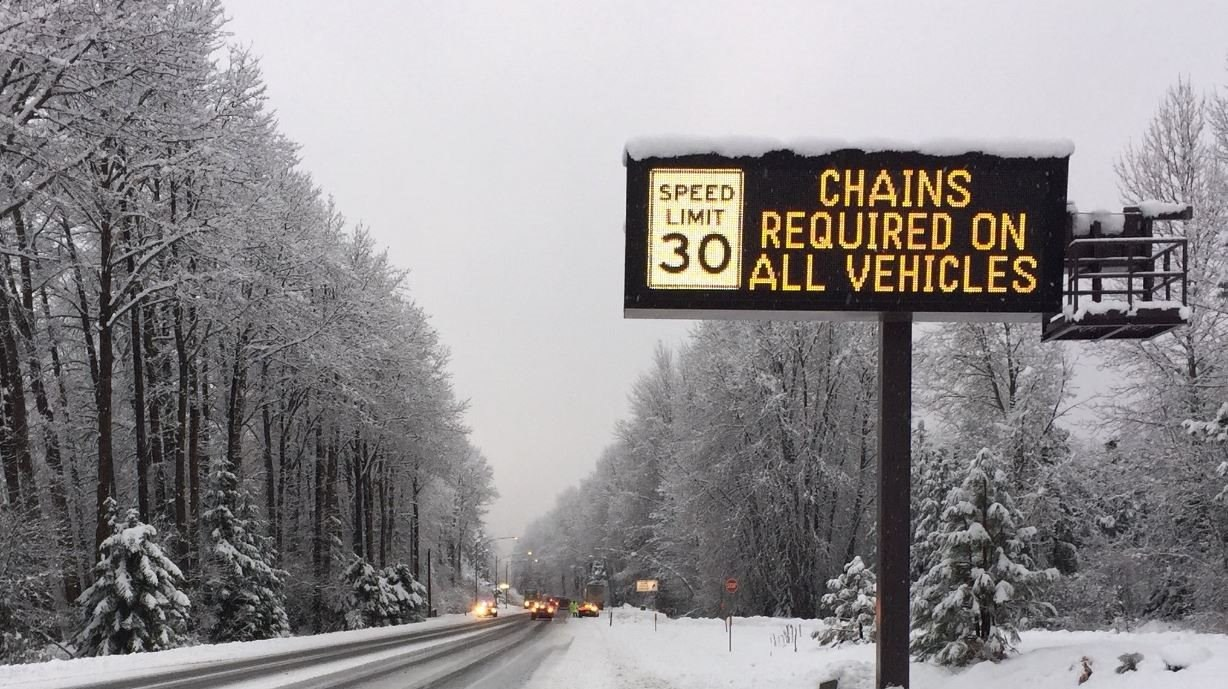 Snoqualmie Pass gets a foot of new snow | king5.com